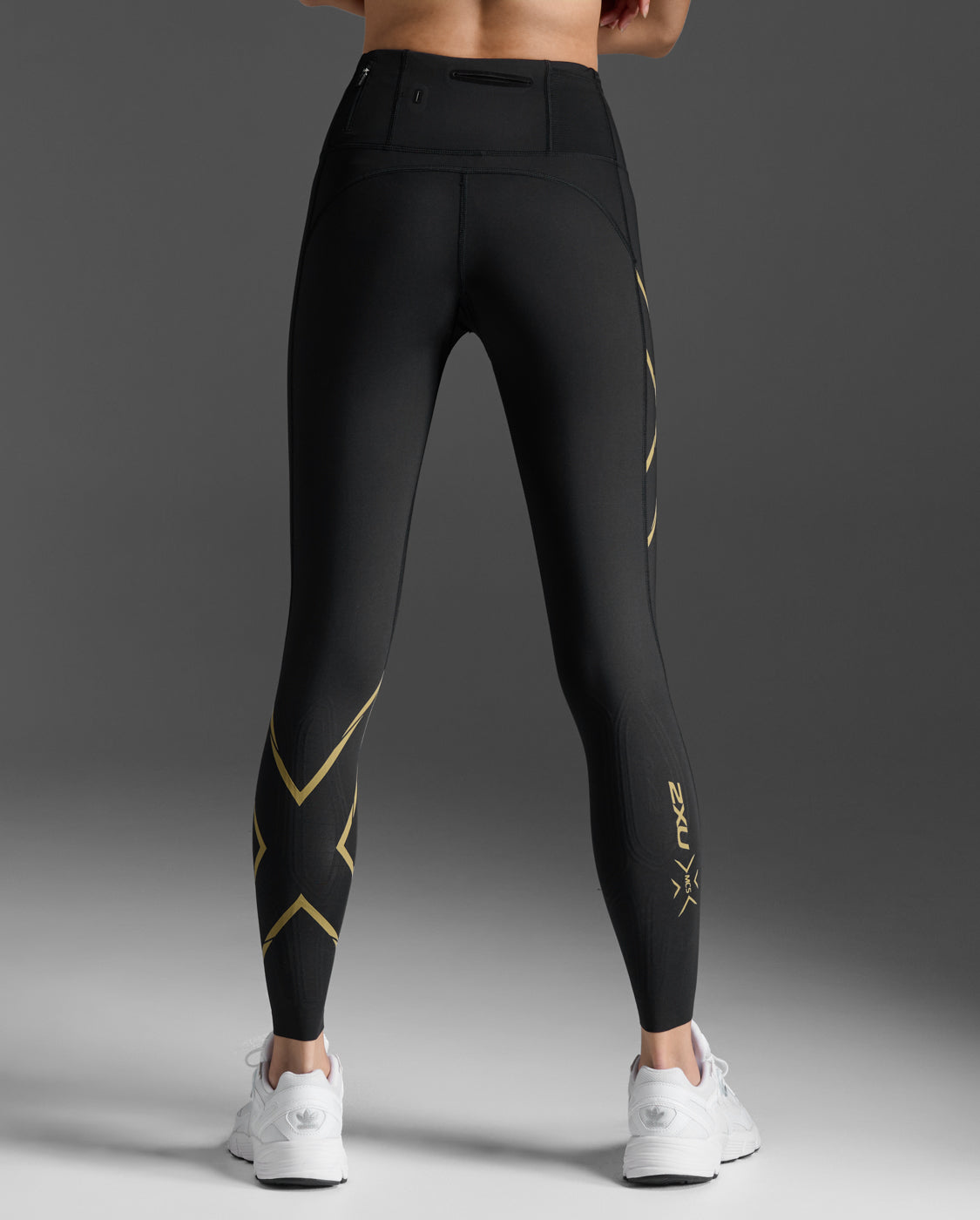 Light Speed Mid-Rise Compression Tights – 2XU